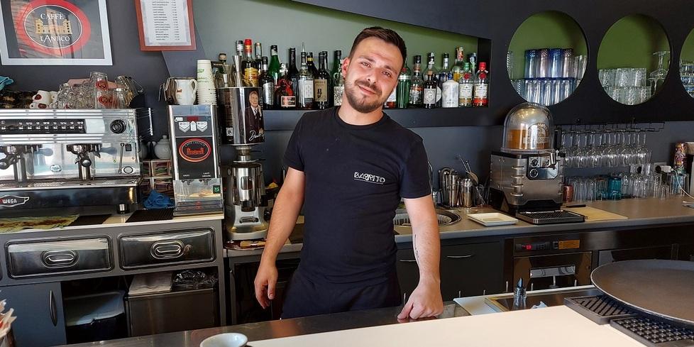 Modena, il titolare del bar aggredito da un ubriaco: «Noi baristi ...