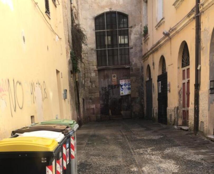 Sassari, pulci in vicolo La Marmora: ieri la disinfestazione - La Nuova ...
