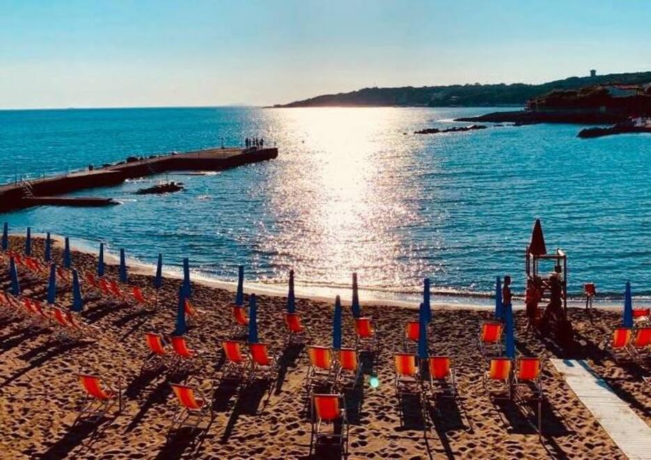 Ruba caramelle dai bagni Graziella e picchia un agente: preso e ...