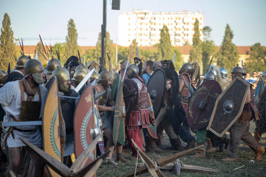 Modena, il fascino irresistibile della battaglia finale di Mutina Boica ...