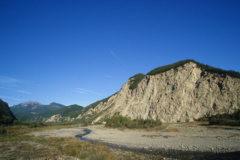 Gessi Trassici e rocce carsiche uniche: la Regione avanza la ...