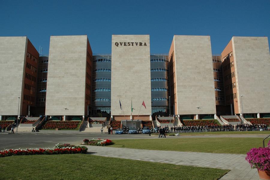 Evasione e rapina, avviso orale per due pregiudicati - Il Tirreno