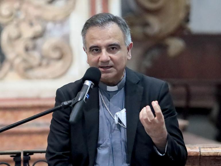 Caso Procura- don Ferrari. Il vescovo di Modena: «Solidale con Mattia ...