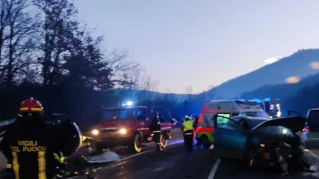 Schianto mortale a Serramazzoni. Un soccorritore racconta: «Sono stato ... Schianto mortale a Serramazzoni. Un soccorritore racconta: «Sono stato ...