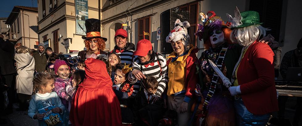 La sfilata di maschere e “Apini” Festa e tanti premi a Riotorto - Il ...