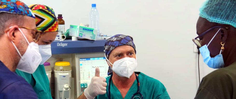 L’anestesista da Massa al Burkina Faso: «In cinque giorni operati 27 ...