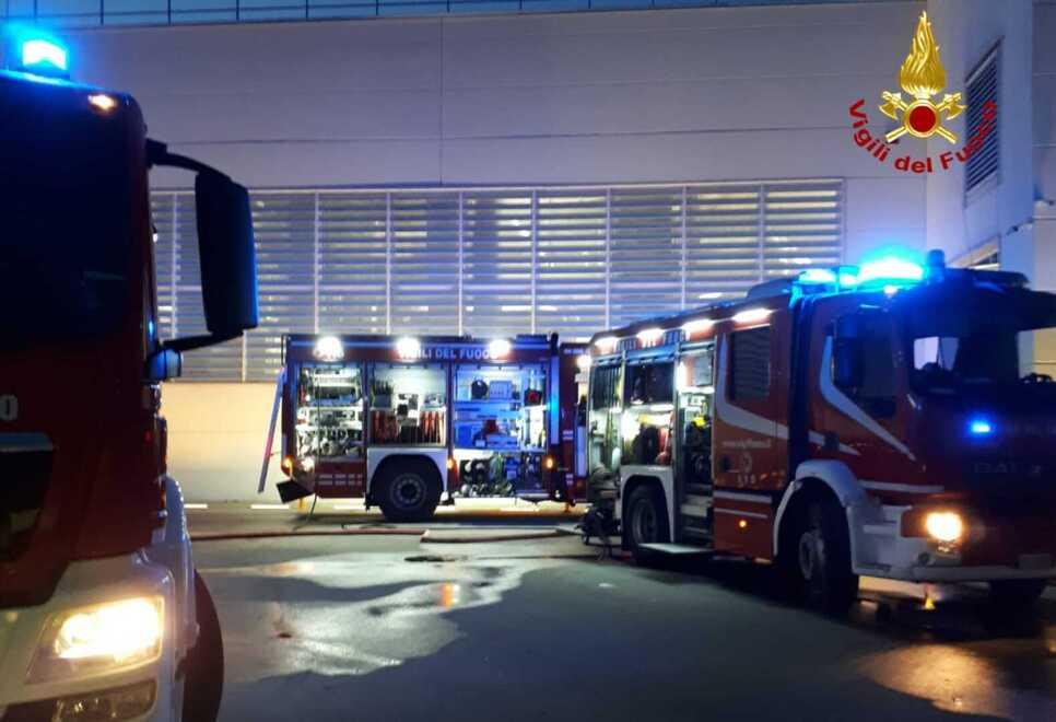 Paura per un incendio alla Texsus di Chiesina, i dipendenti domano le ...