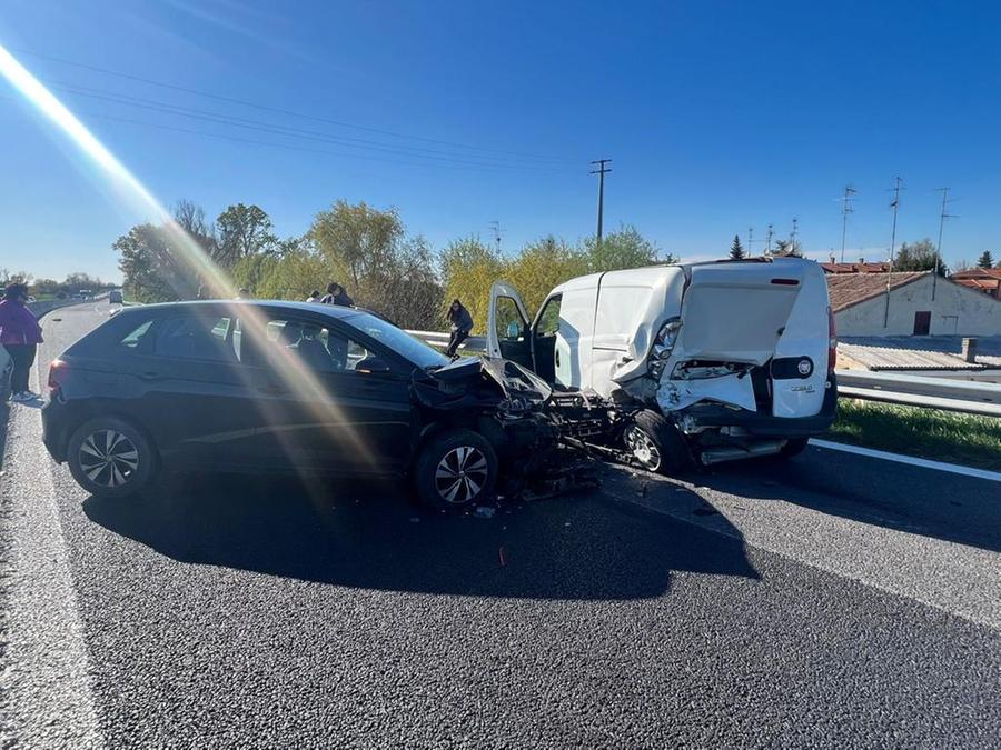 Ferrara, scontro tra auto e furgone La Nuova Ferrara
