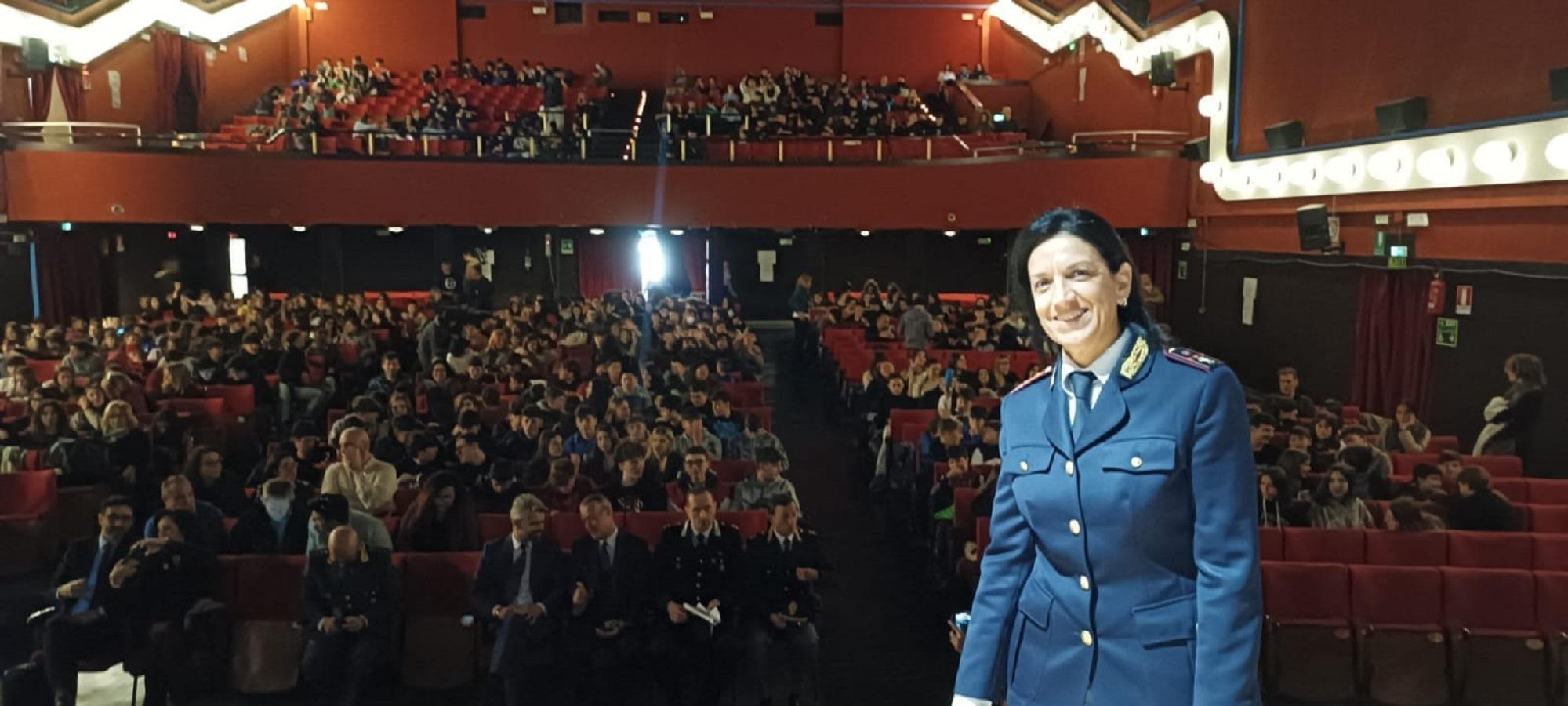 Polizia, l'ultima nomina del questore: «La "braccio destro" Angela ...