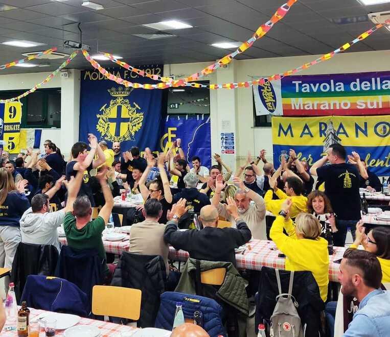 I tifosi del Modena per Martina In 200 alla serata in suo onore ...