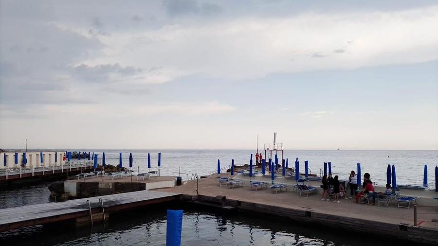 Lungomare di Livorno, ritirato il divieto di balneazione Il Tirreno Lungomare di Livorno, ritirato il divieto di balneazione Il Tirreno