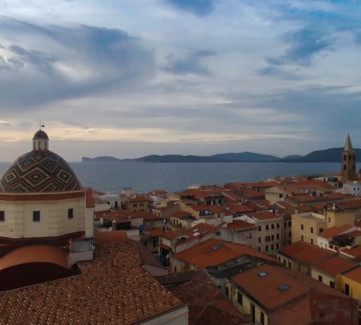 La top 10 degli italiani per le case vacanza premia la Sardegna - La ...