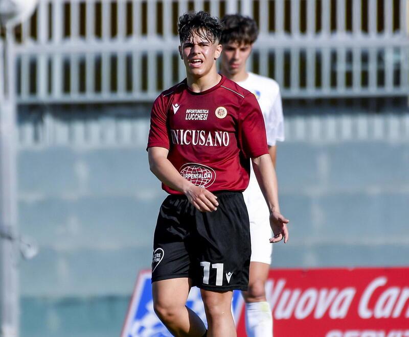 Calciatore del Livorno morto a 18 anni, le lacrime dei compagni per ...
