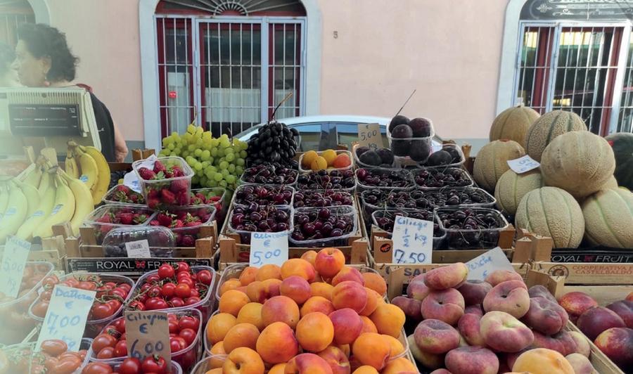 Ciliegie a 18 euro al chilo: frutta a prezzi folli dopo il maltempo. E ...