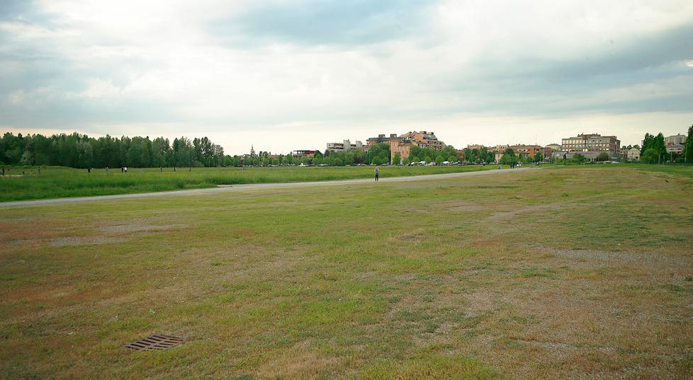 Modena. «Erba non tagliata per l’impollinatura»: Parco Ferrari e parco ...
