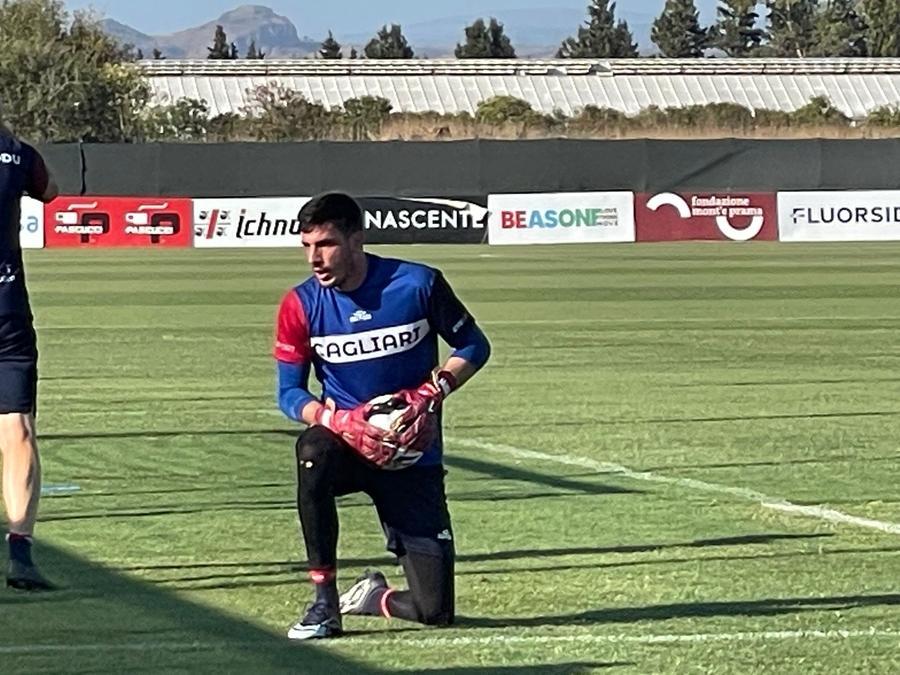 Simone Scuffet a Cagliari: il nuovo portiere si giocherà il posto da ...