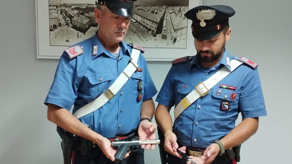 Carpi, a spasso armati per la città Gazzetta di Modena Carpi, a spasso armati per la città Gazzetta di Modena