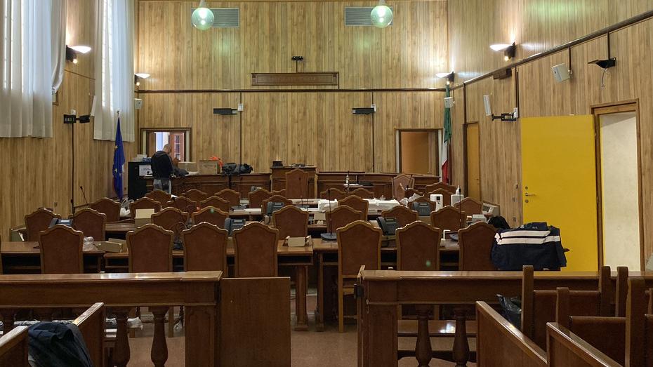 Ostellato, botte e minacce alla moglie: imputato condannato a metà - La ... Ostellato, botte e minacce alla moglie: imputato condannato a metà - La ...