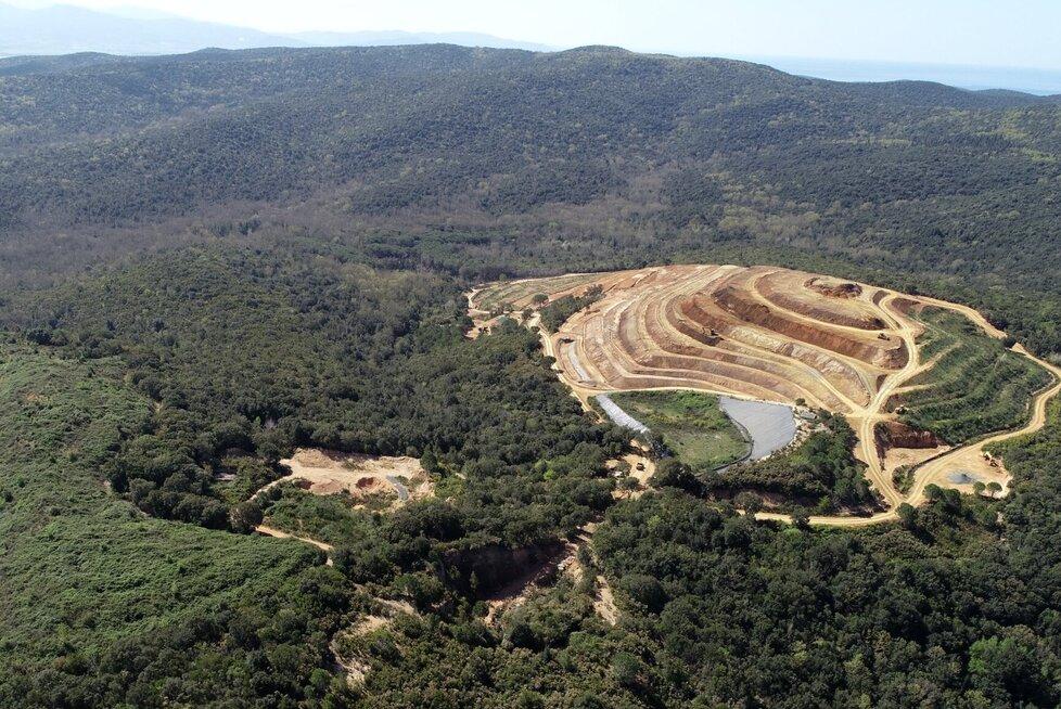 Montioni, sui gradoni dell’ex cava dove l’uomo ridà spazio alla natura ...