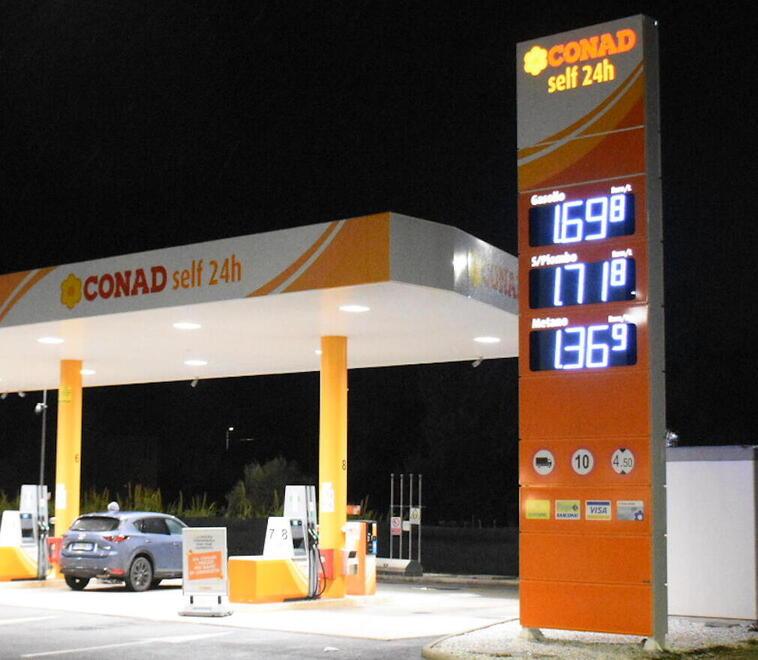 La benzina cala, precipita il gasolio: è in Toscana il pieno meno caro ...