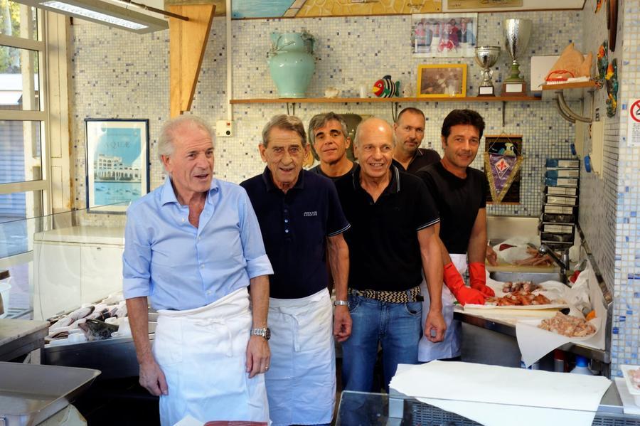 Viareggio, lutto alla pescheria Volpi: addio ad Aldo Bonuccelli - Il ...