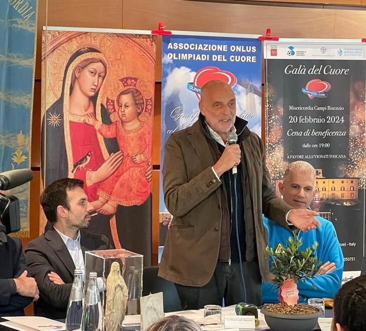 Valeria Marini e Mogol alla cena per aiutare le famiglie alluvionate a ...