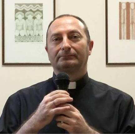 Livorno, don Ramon dopo la scomunica: «Ora dico messa negli alberghi. E ...