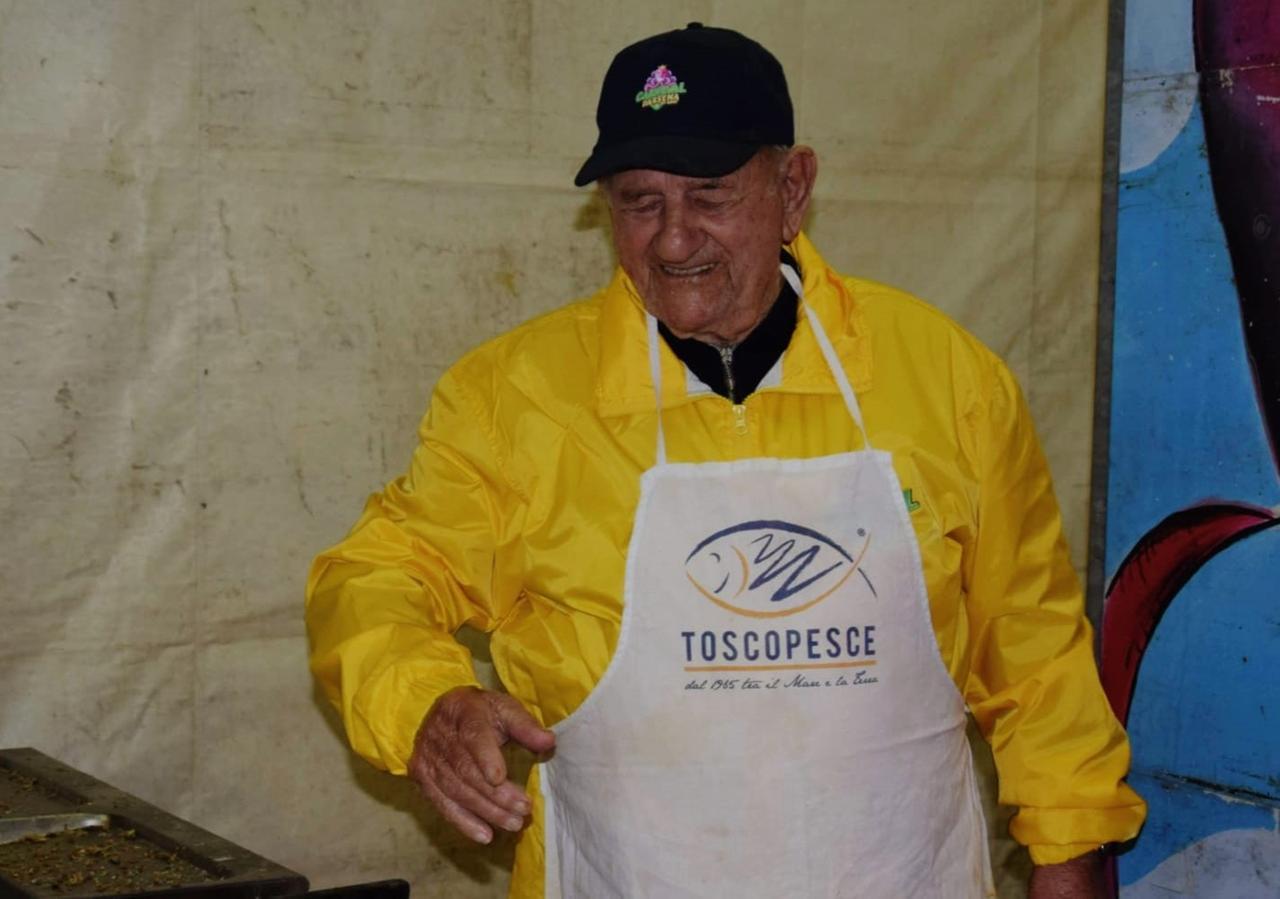 Muore Pasquale Balloni: il re del pesce fritto - Il Tirreno