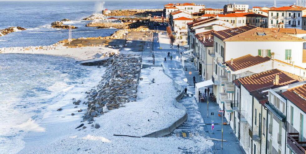 Marina di Pisa, in corsa 39 ditte per rafforzare la scogliera alla ...