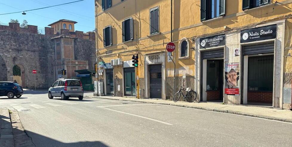 Pisa, ragazzo di 16 anni aggredito al semaforo senza un motivo. Il ...