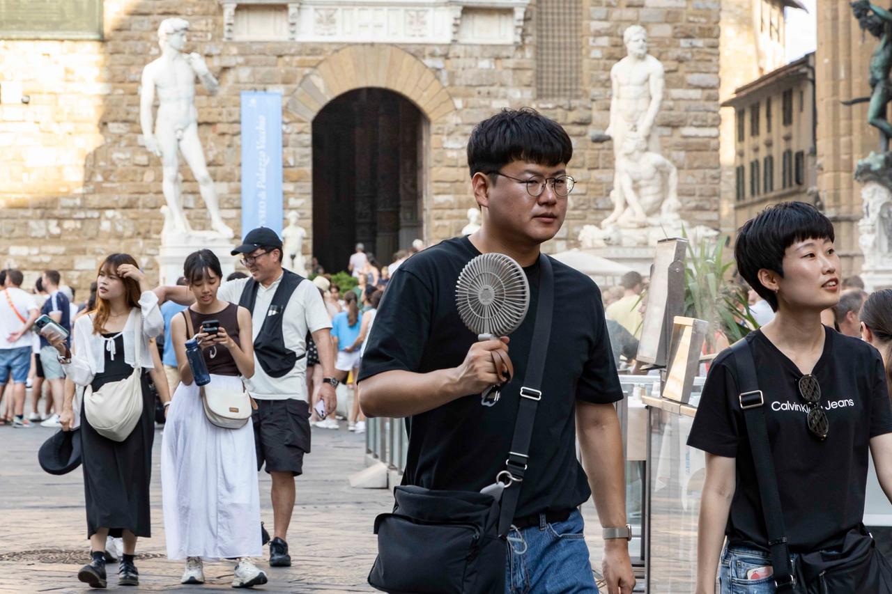 Firenze brucia. Caldo record, ecco fino a quando durerà: “Il 98% dei ...