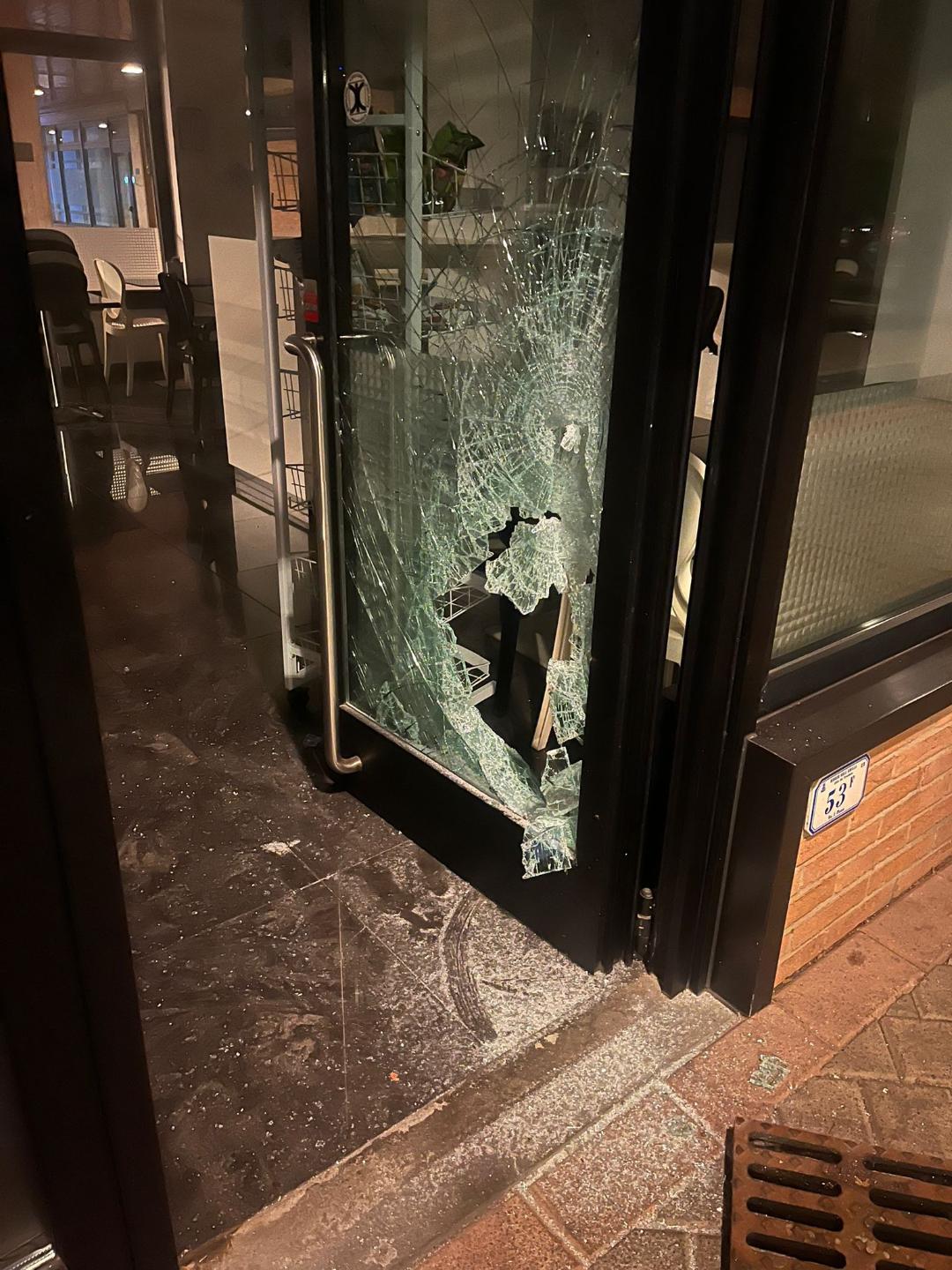 Spaccata al bar per 20 centesimi: è la terza volta. «L’assicurazione ...