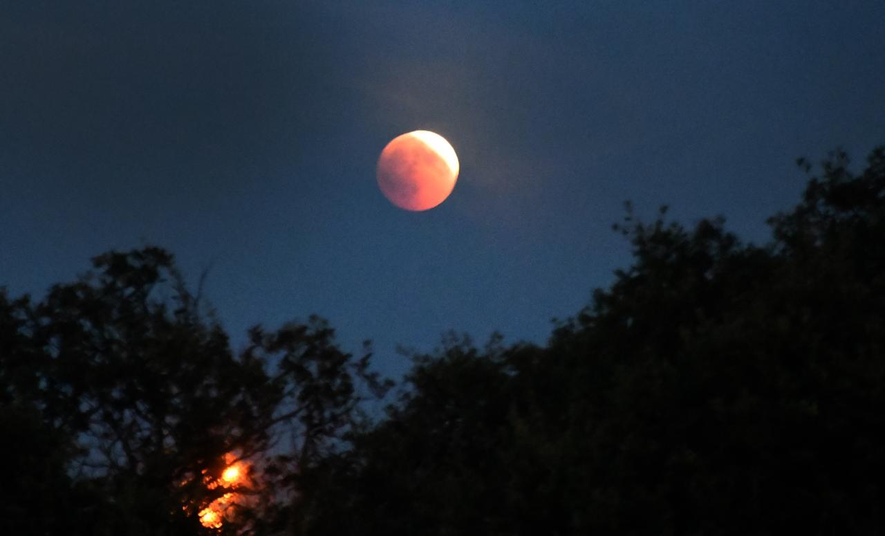 Domenica sera con la luna rossa: è l’evento astronomico del 2025 - La ...