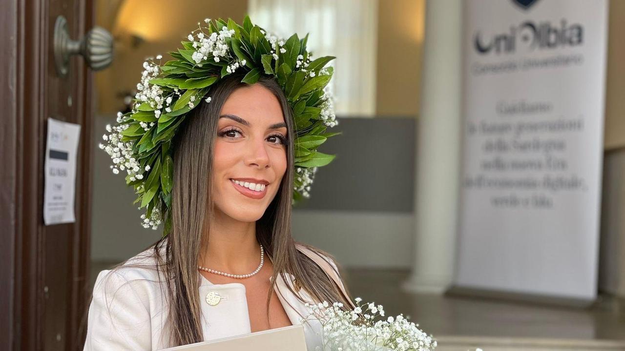 «A mio padre»: la laurea di Anna Maria Campus che nasce dal dolore dopo ...