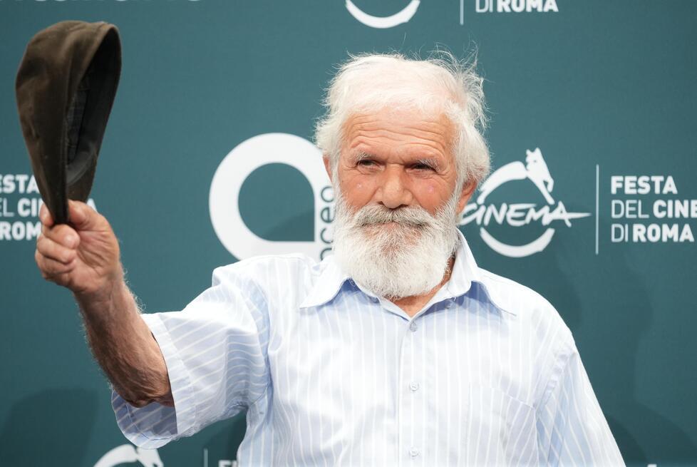 La storia del pastore Giuseppe Ignazio Loi: «A 84 anni mollo tutto e ...