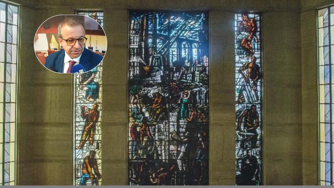 L'assessore Cani cade dalle scale al Ministero e manda in frantumi la ...