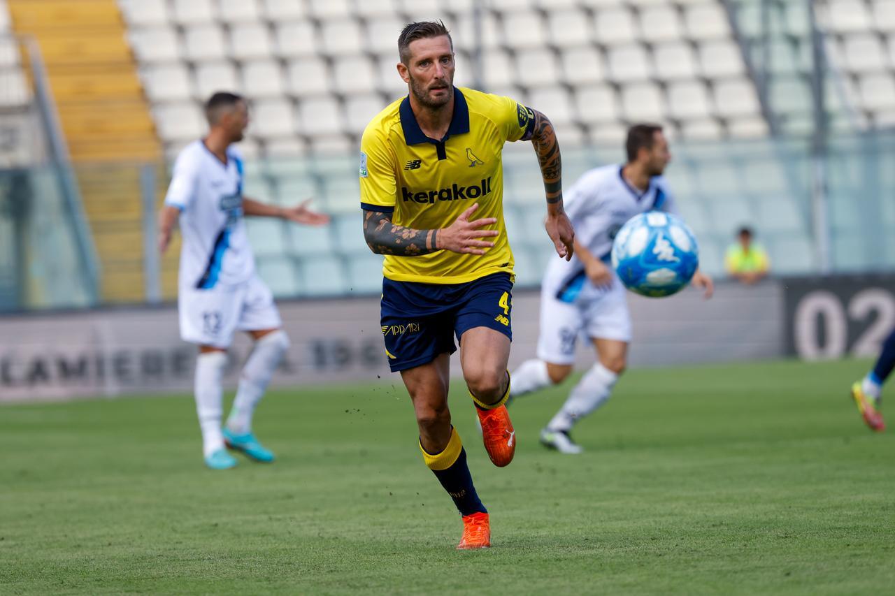 Calcio Serie B, il capitano Pergreffi si ritira, ma non lascia il ...