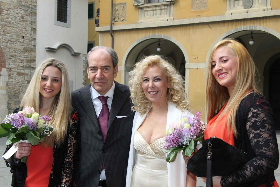 Prato, sposi, in Comune, il presidente del Pin Maurizio Fioravanti e ...