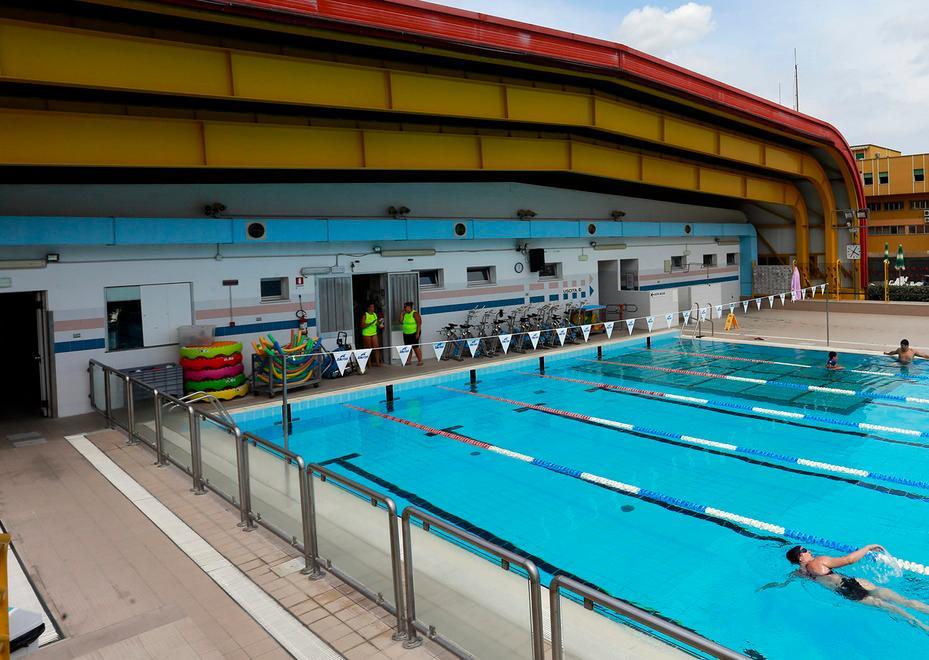 I frequentatori della piscina Vigili del fuoco di Modena: «Piace perché ...