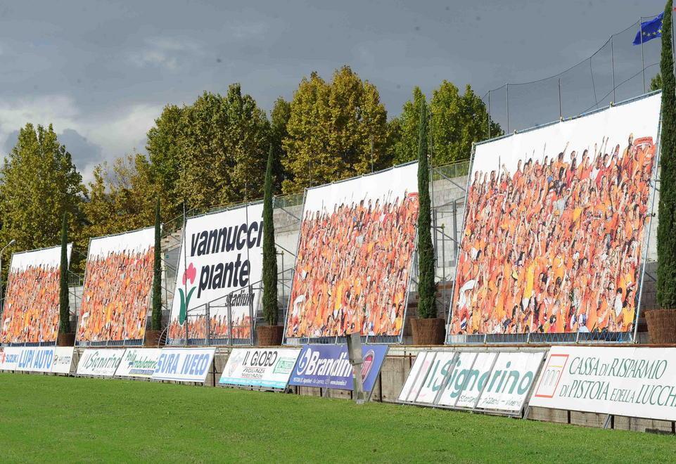 Stadio, la gradinata sarà demolita e ricostruita - Il Tirreno