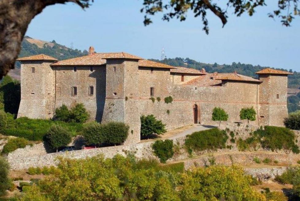 Sorpresa, va deserta l’asta per il castello di Montepò - Il Tirreno