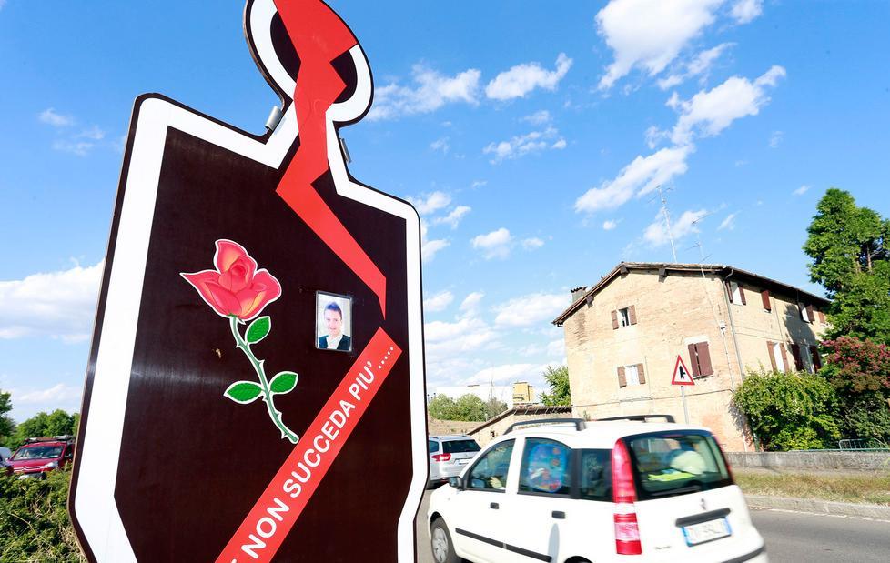 «Rubata la sagoma che ricorda mio figlio» Gazzetta di Modena