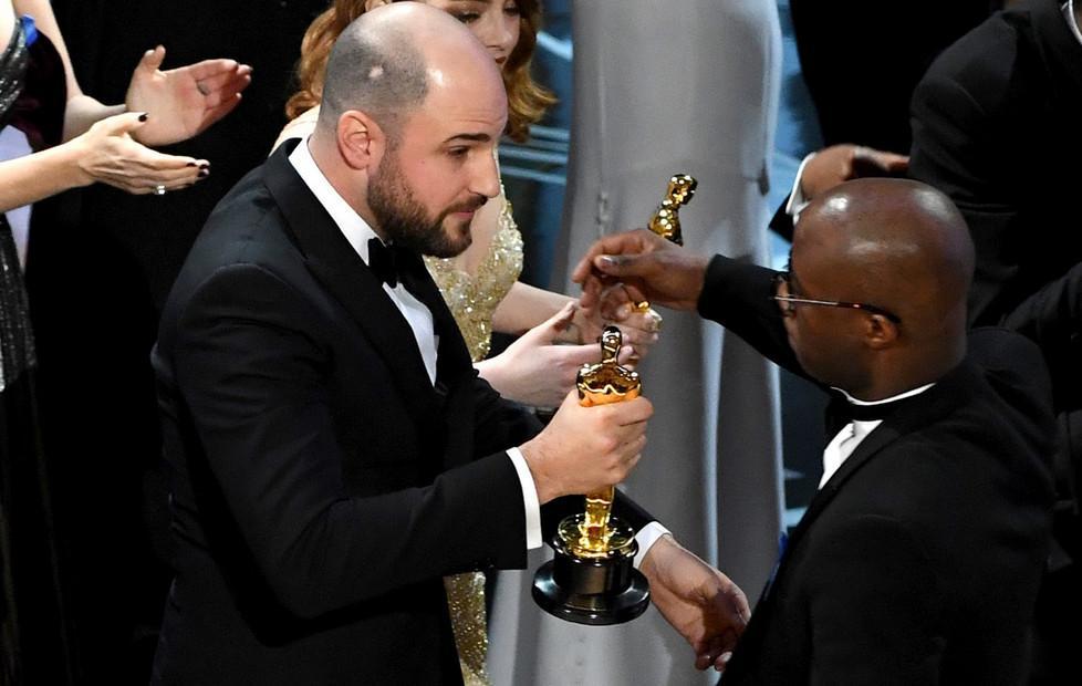 Tra gaffe e politically correct la statuina va a “Moonlight” La Nuova ...