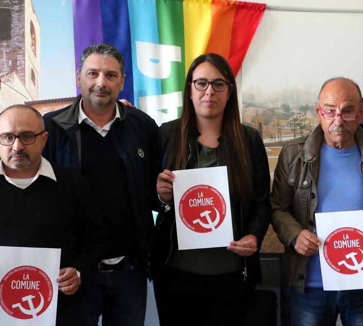 La Comune si presenta con la falce e il martello - Il Tirreno