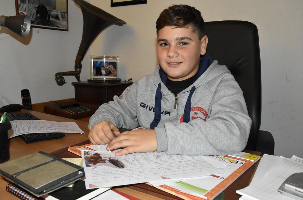 Luca, bambino eroe: a 10 anni salva un uomo che rischiava di annegare ...