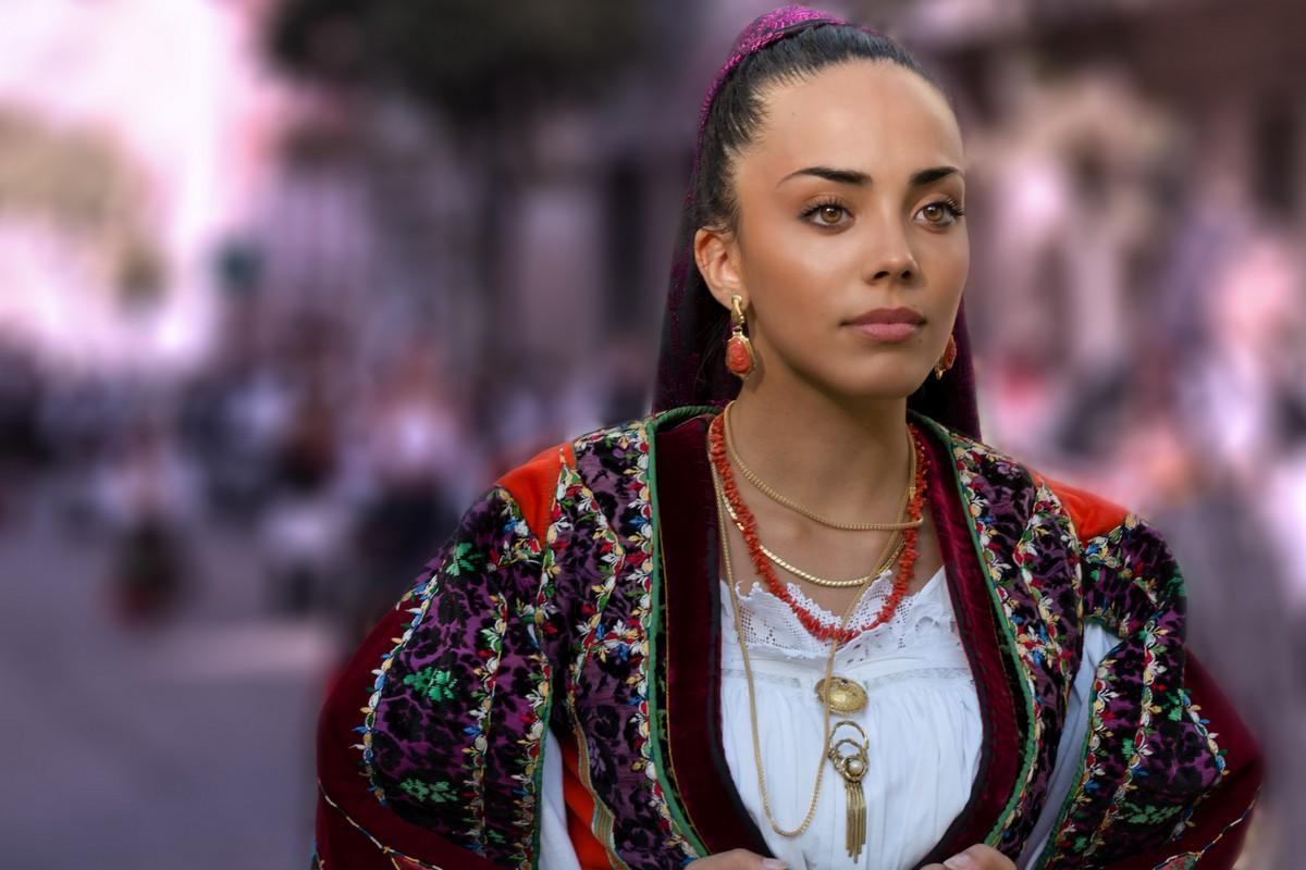 La fierezza e la bellezza delle donne sarde nei ritratti di Carlo Marras La Nuova Sardegna