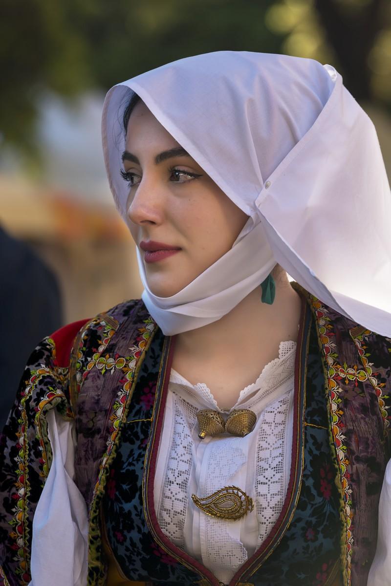 La fierezza e la bellezza delle donne sarde nei ritratti di Carlo Marras La Nuova Sardegna