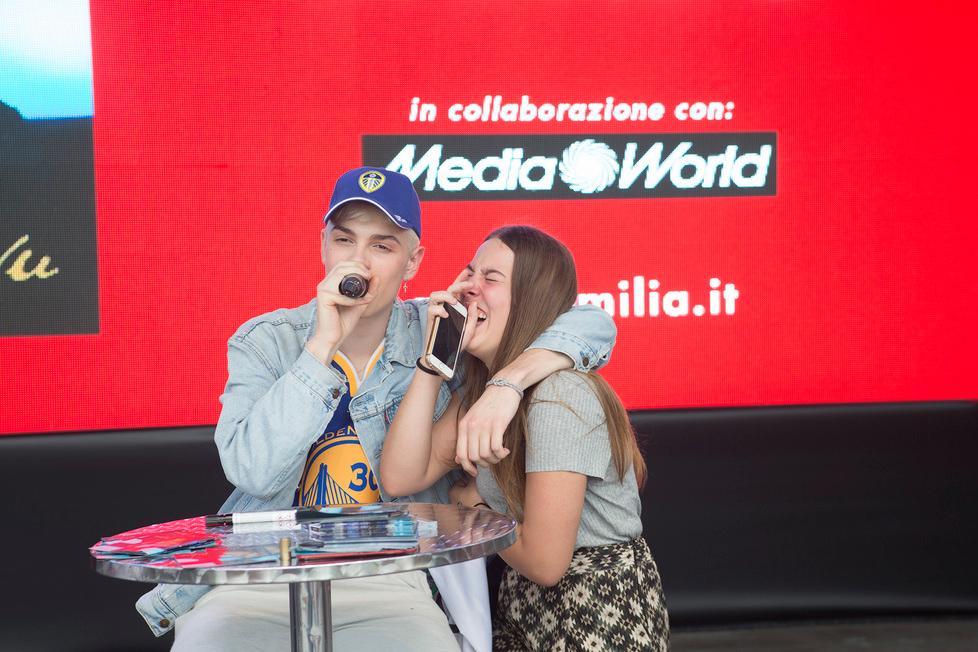 Modena, arriva Biondo il rapper di Amici: centinaia a Grandemilia ...