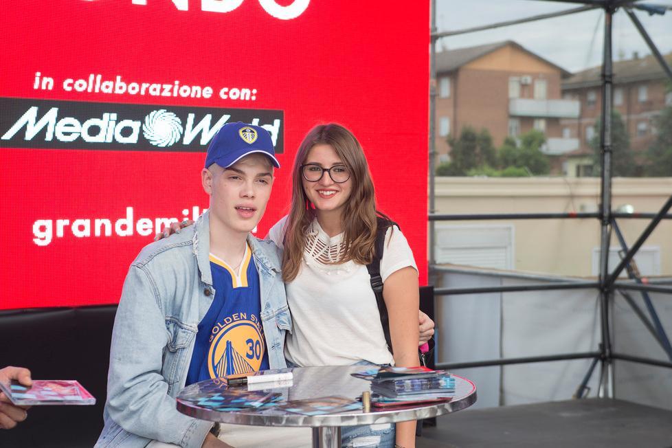 Modena, arriva Biondo il rapper di Amici: centinaia a Grandemilia ...