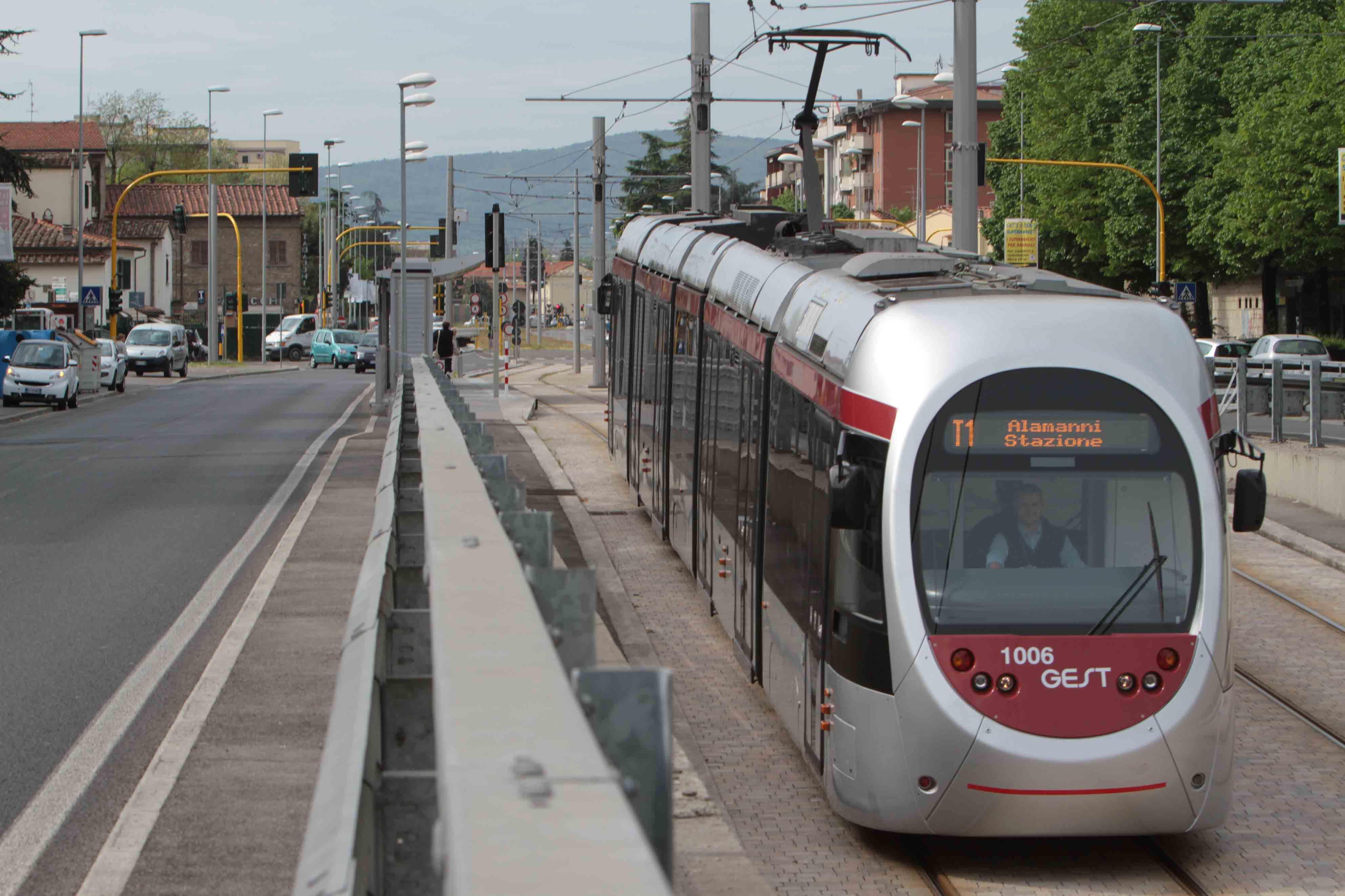 Tramvia, folla all'inaugurazione della nuova linea Leonardo - Il Tirreno